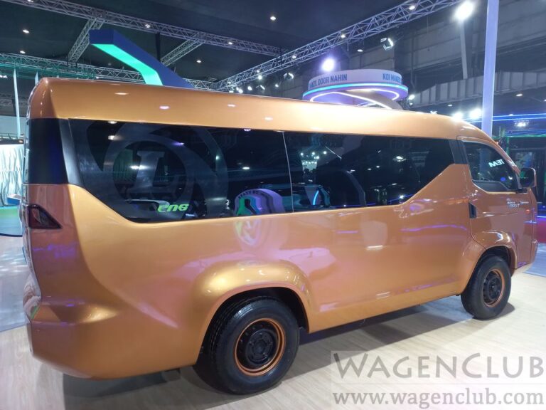 Ashok Leyland Bada Dost Xpress: The ingenious CNG mini-bus | Auto Expo ...