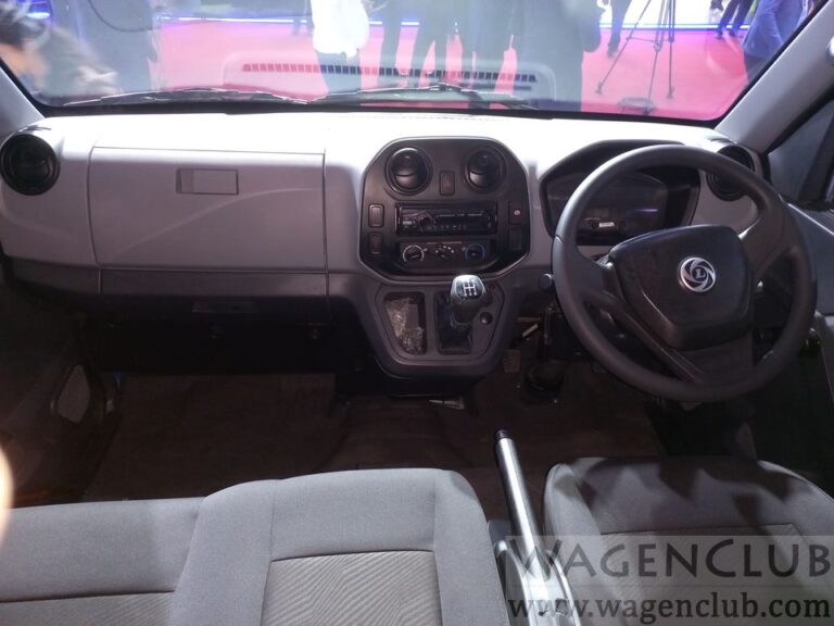 Ashok Leyland Bada Dost Xpress: The ingenious CNG mini-bus | Auto Expo ...